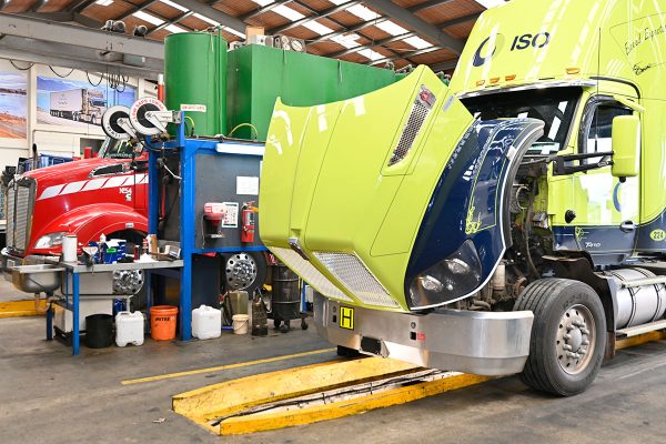 Heavy Transport Workshop | Repairs & Maintenance – Eastern Truck